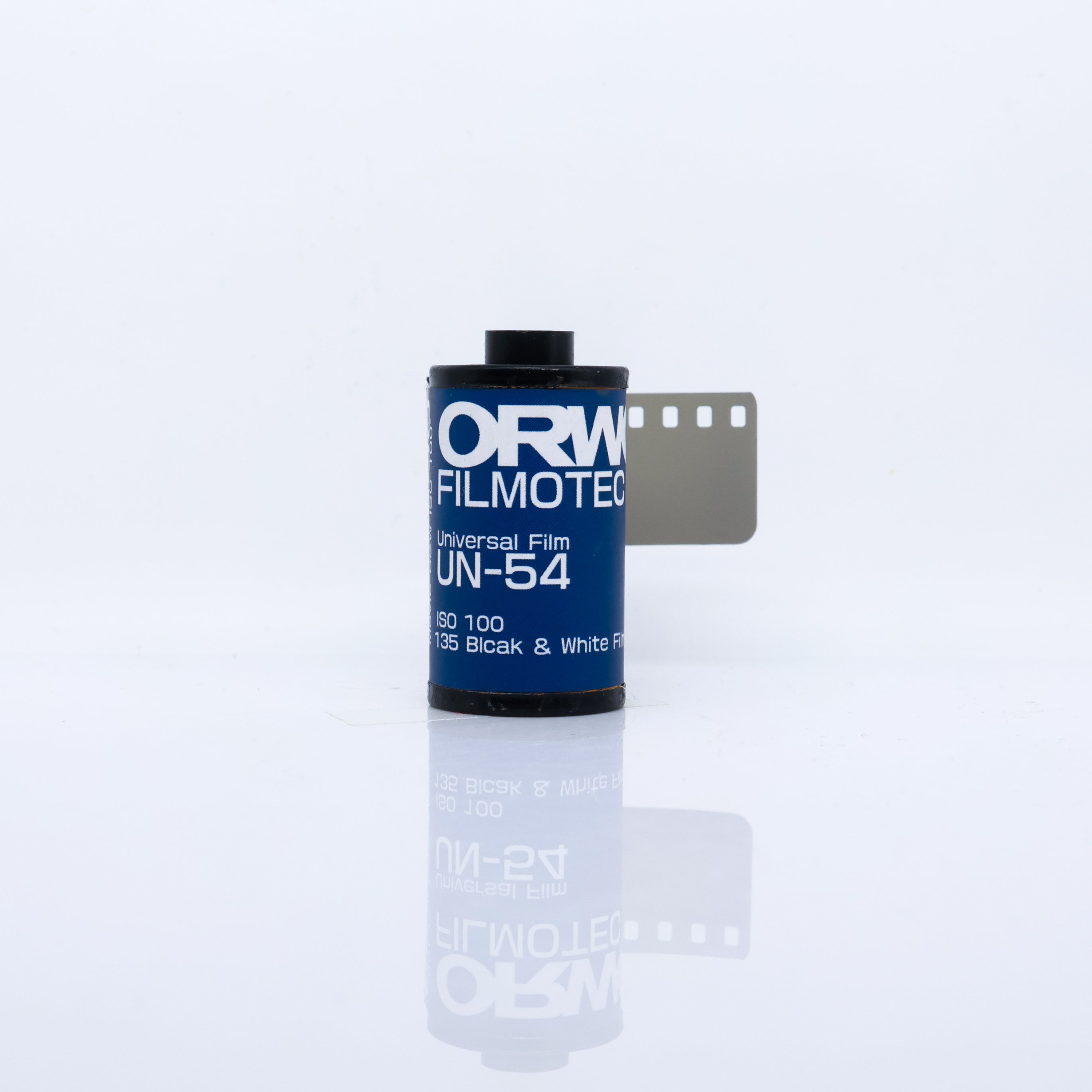 MenainglessART ORWO-UN54 B&W 100 35mm film – Color Space
